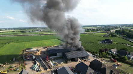 Grote brand bij boeren bedrijf - GelreNieuws