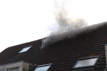 Veel rook bij grote zolderbrand - GelreNieuws