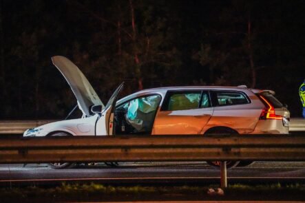Automobilist botst achterop vrachtwagen op A12 bij Arnhem - GelreNieuws