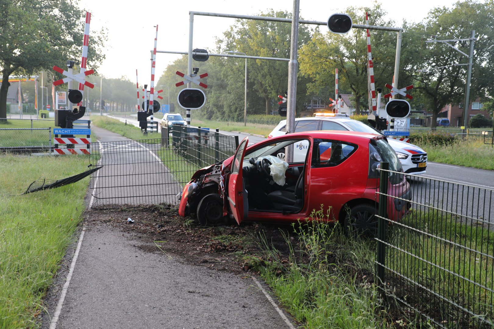 Veel schade na ongeval tussen twee auto’s - GelreNieuws