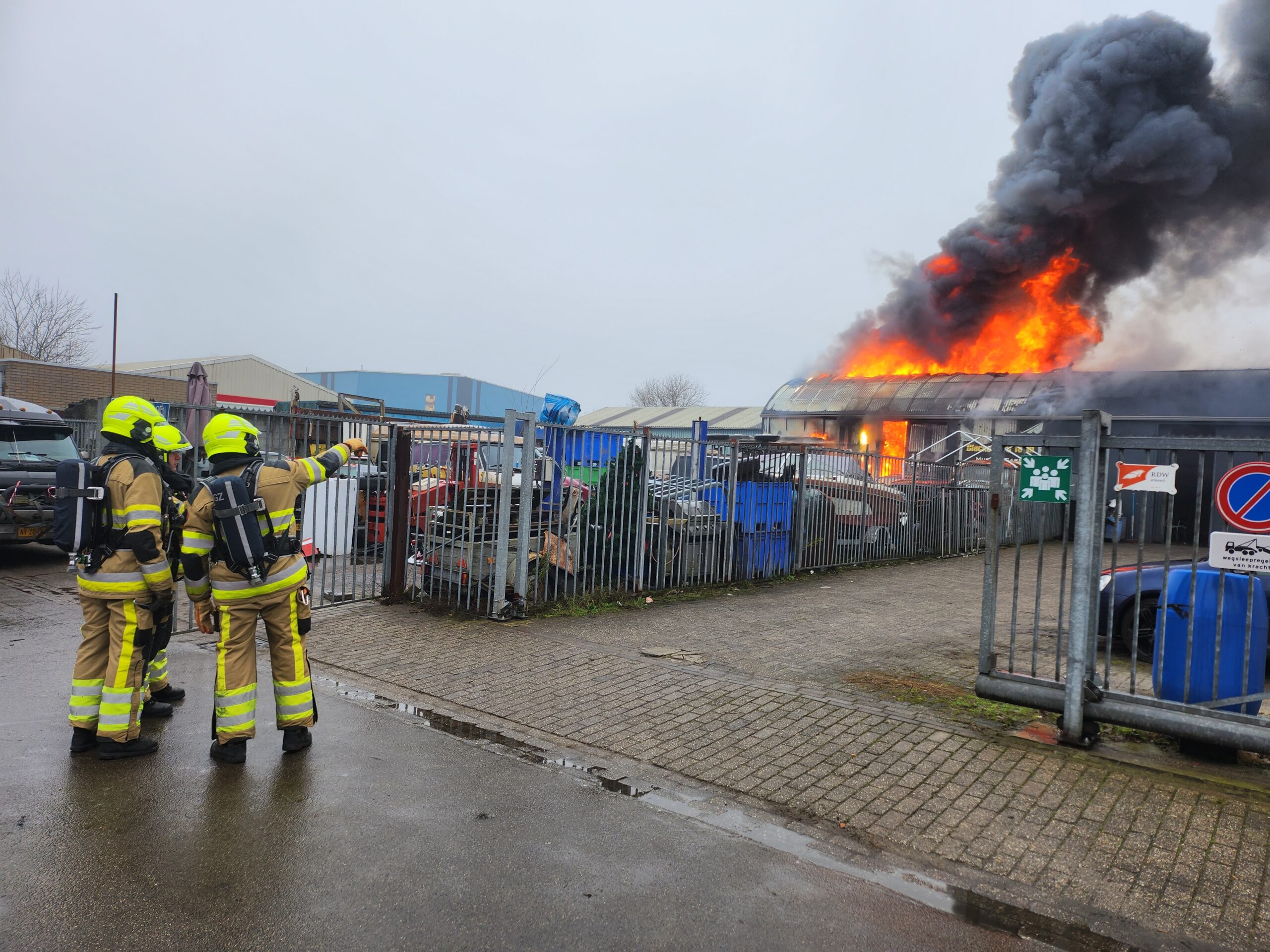 Zeer grote brand uitgebroken op industrieterrein - GelreNieuws