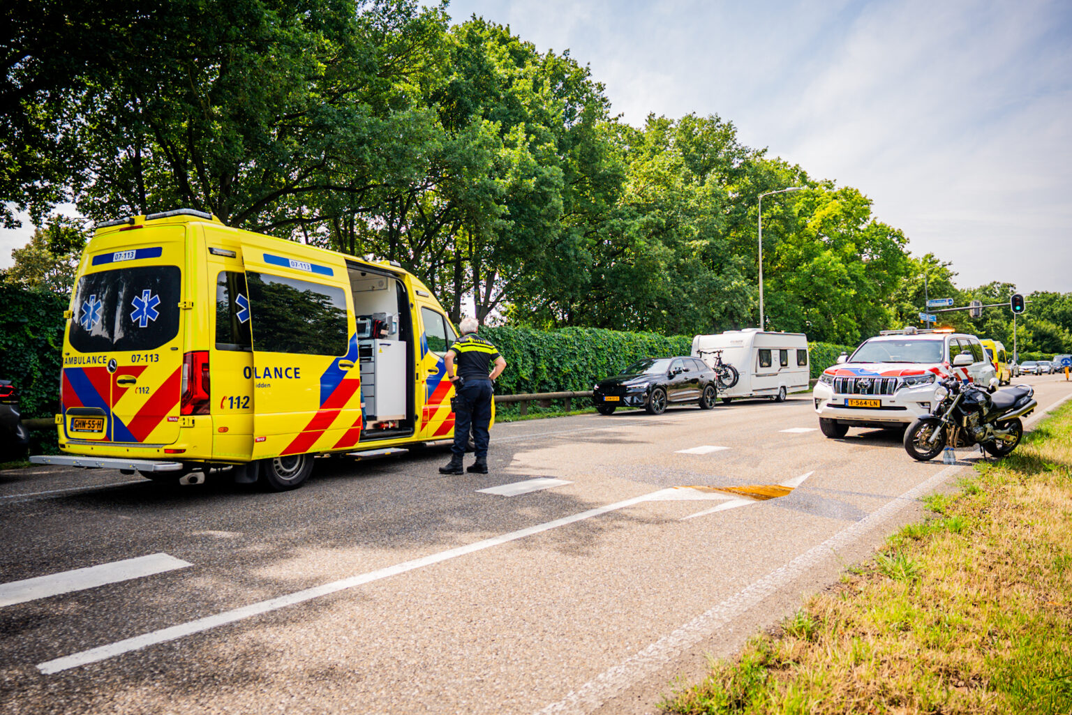 Motorrijder raakt gewond bij eenzijdig ongeval op provincialeweg - GelreNieuws