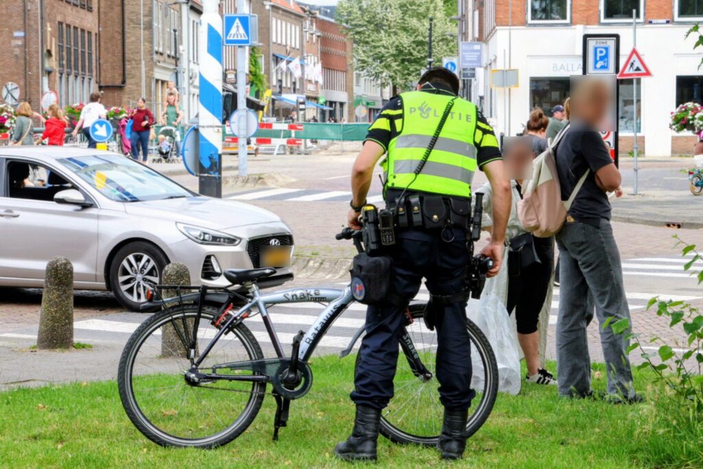 Jongetje op fiets gewond na botsing met auto in Tiel